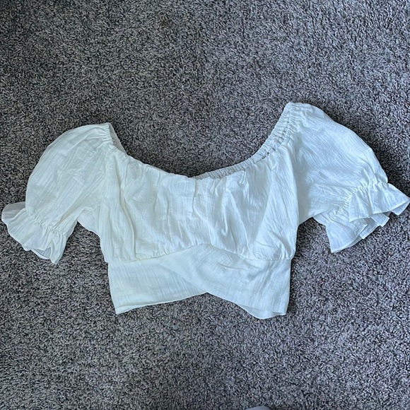 Petal & Pup | Tops | Petal Pup Crop Top With Puff Sleeves | Poshmark